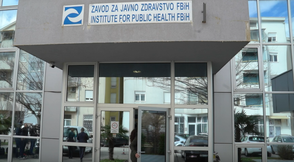 Cooreman posjetio Zavod za javno zdravstvo FBiH i uručio računarsku opremu - RTV SLON