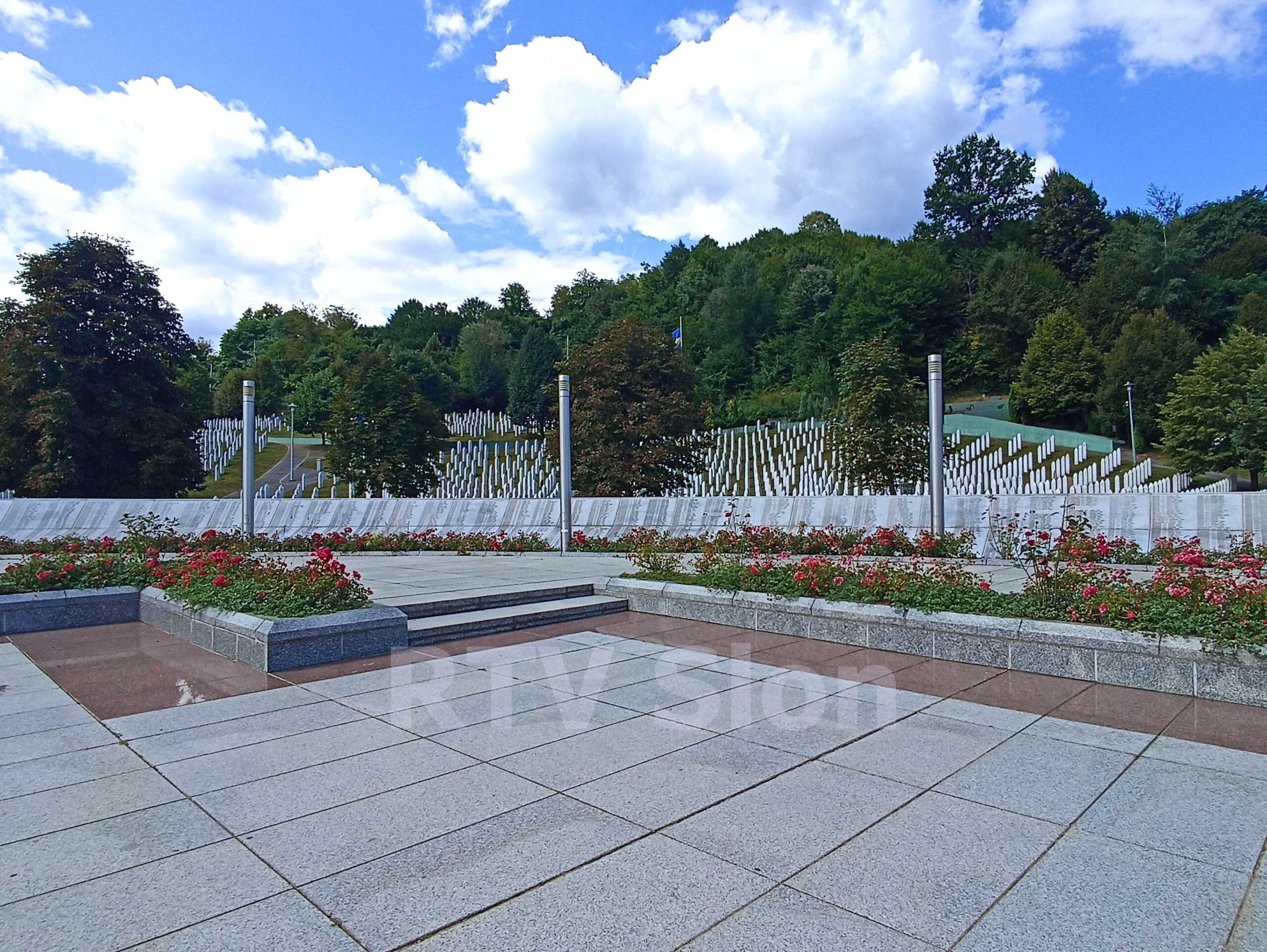 Danas glasanje o rezoluciji o genocidu u Srebrenici, koje zemlje su ... Danas glasanje o rezoluciji o genocidu u Srebrenici, koje zemlje su ...