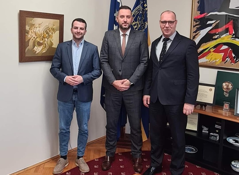 Grad Tuzla uskoro prvi grad bez upotrebe fizičkog CIPS-a u BiH - RTV SLON