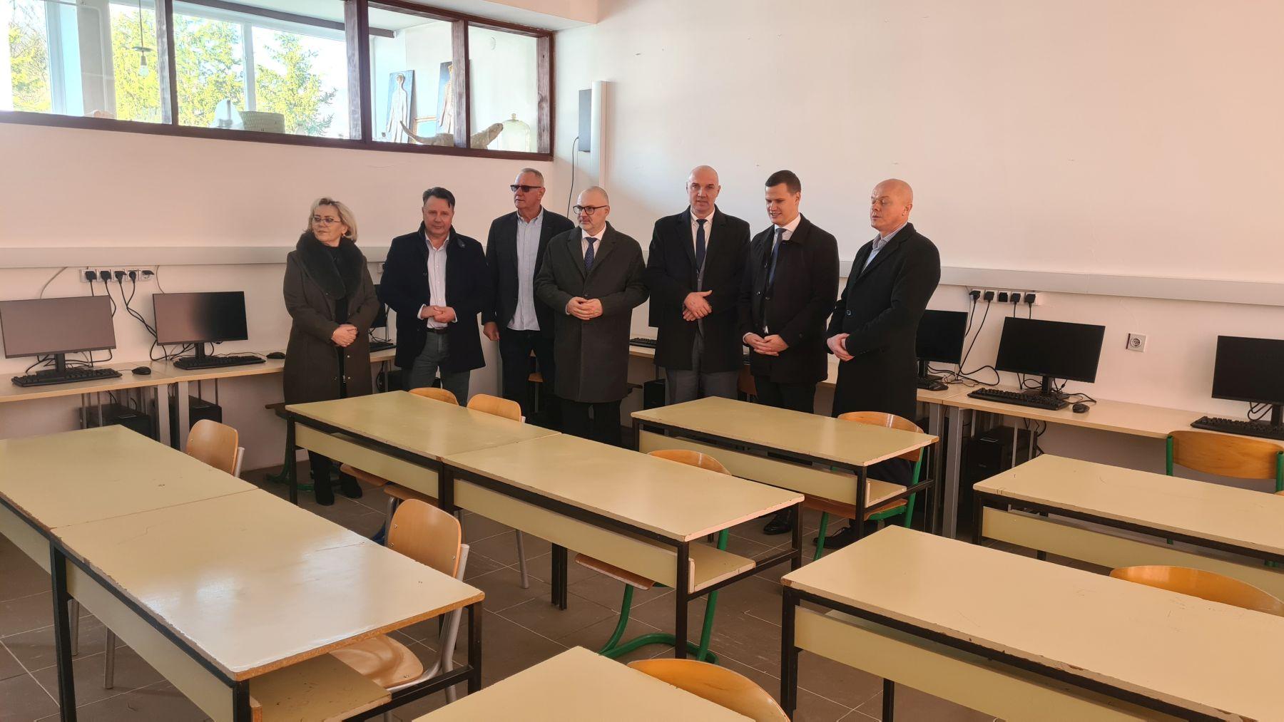 Vlada TK na području Kladnja realizira značajne infrastrukturne ...
